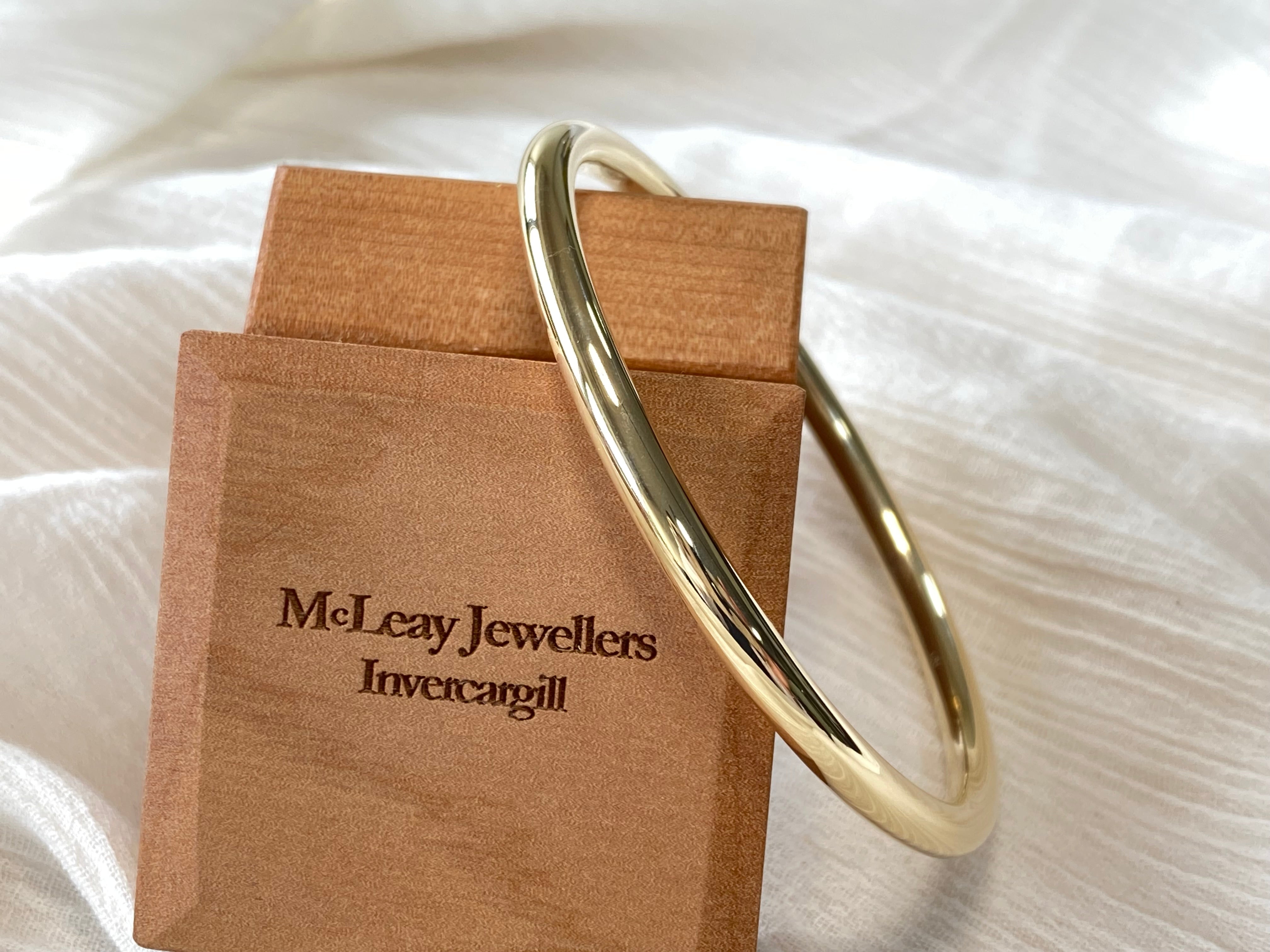 9ct Yellow Gold Bangle – McLeay Jewellers & Engravers