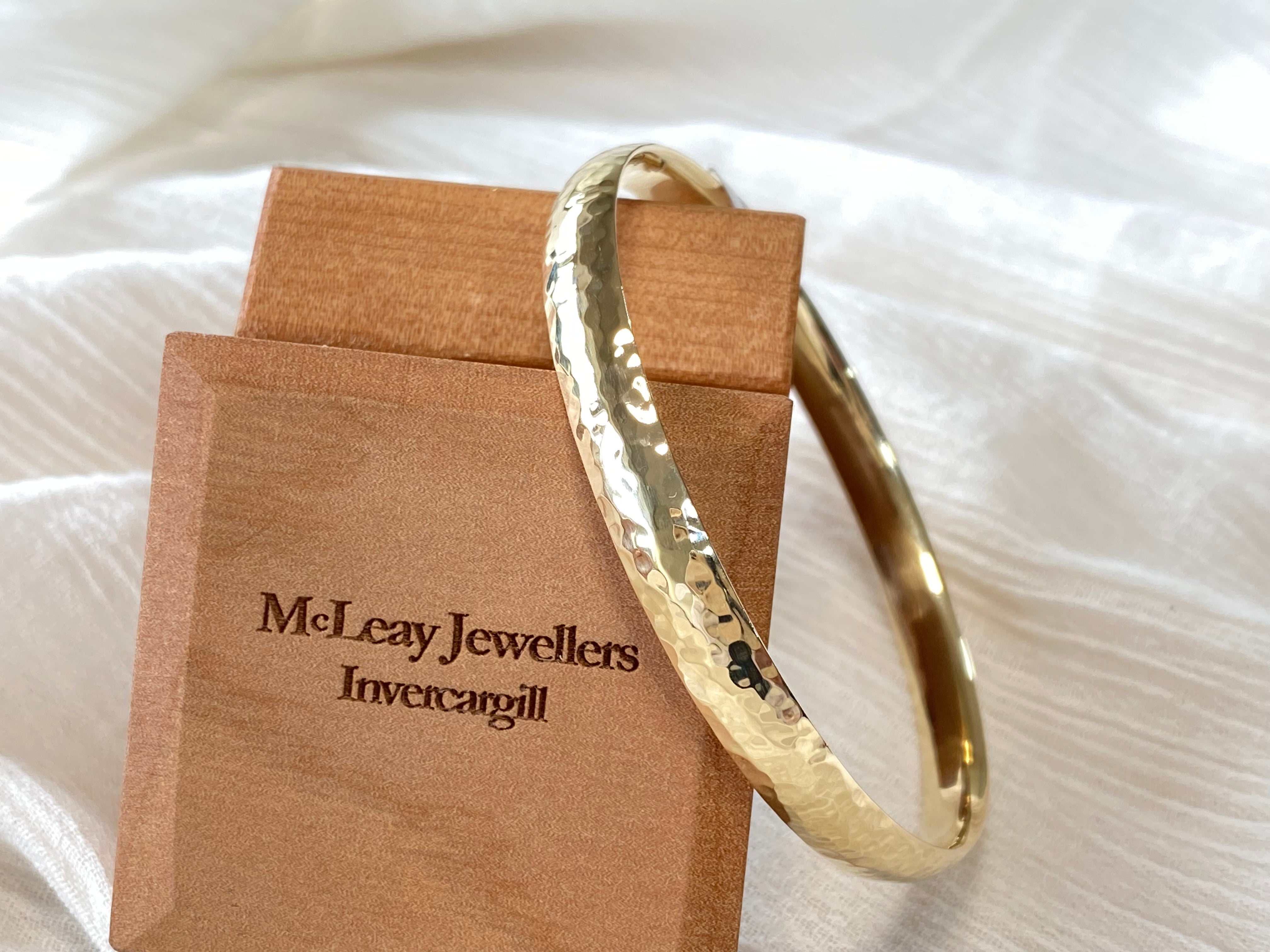 9ct Yellow Gold Bangle – McLeay Jewellers & Engravers